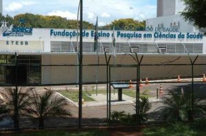 Sem concurso público há 18 anos, ESCS se proclama superior às outras ...