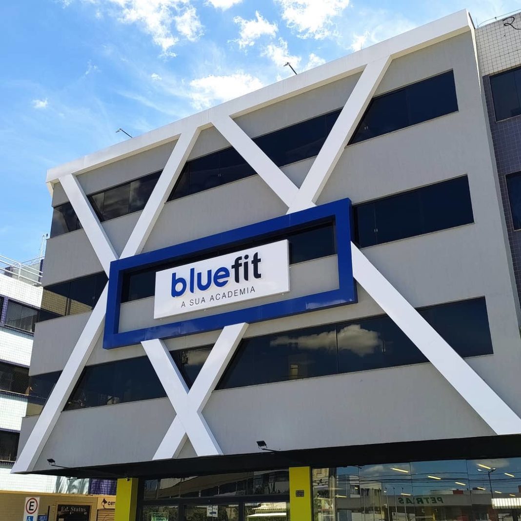 Academia Bluefit do Riacho Fundo: A Porta de Separação de Casais